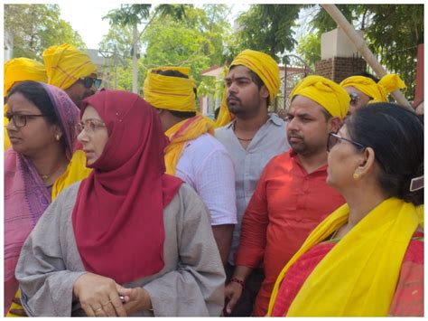 Shahabuddin Wife Hina Shahab Saffron Election Campaign भगवा रंग में रंगीं मोहम्मद शहाबुद्दीन