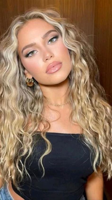 Charming And Sexy Long Hairstyles To Recreate For A First Date Artofit