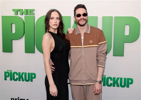 Pete Davidsons Girlfriend Elsie Hewitt Shares Snuggly Newborn Snap