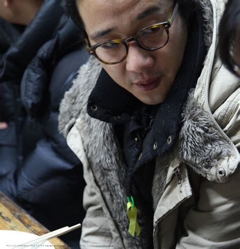 천안함 프로젝트 백승우 감독 자켓의 노란 리본