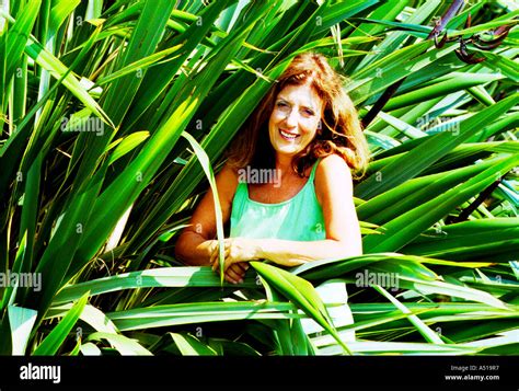 Body Shop Founder Anita Roddick In The Gardens Of Her Littlehampton Sussex Headquarters Stock