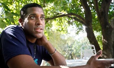 خواننده معروف هنگام اجرای کنسرت درگذشت