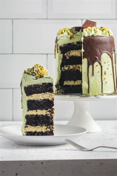 The Kunafa Cake The Kunafa Cake Delivery Uk Lotus Cake Desserts Delivered Bakery