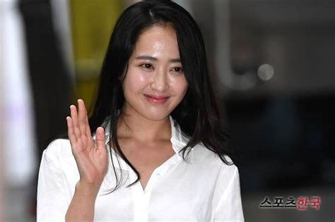 김민정 청초한 미모 미스터 션샤인 종방연