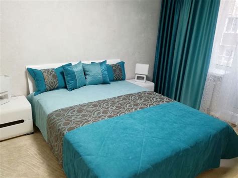 Комплект в спальню Синяя кровать Черные кровати Дизайны кровати