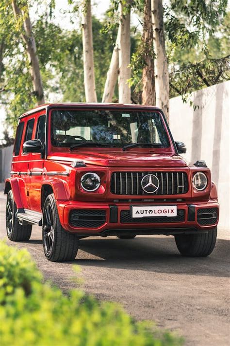 4x4 Car Parked · Free Stock Photo