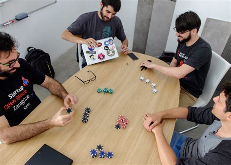 Reparto De Pasta Con Conversaciones By Jesús Cuadra Coding Stones