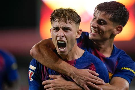 Fermín López Bate à Porta Do Time Titular Do Barcelona