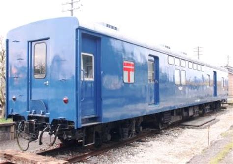 のと鉄道能登中島駅に保存する オユ102565