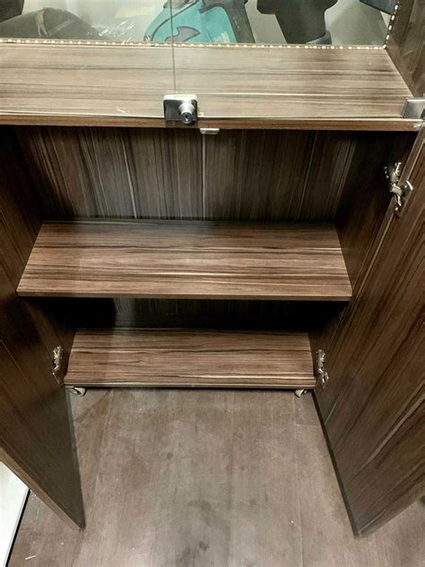 Стъклени витрини със шкаф гр Варна Център • Olx Bg