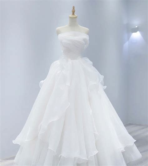 하랑하리다 프릴 튜브탑 클래식 웨딩드레스 셀프웨딩 촬영의상 시크 로맨틱 드레스 위시버킷