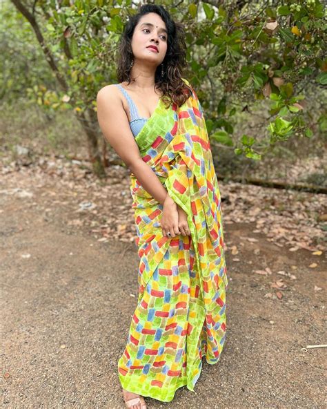 Soumya Shetty Glamour Pictures In Saree