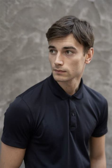 Classify Leon S Kennedy Face Model From RE2R And RE4R