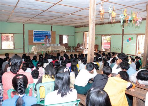 အ လ က ခွဲ ၃ ရပ်ကွက်တွင် ကျောင်းသား၊ ကျောင်းသူများကို လူငယ်ရေး အသိပညာပေးဟောပြော၍ ရွေ့လျားစာကြည့