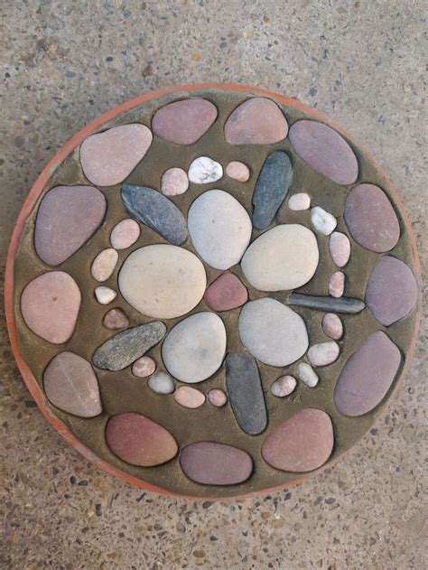 Мозайка из гальки в 2024 г Мозаика из гальки Дизайн небольшого сада Каменная мозаика