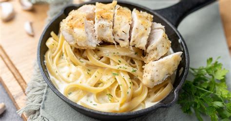 27 Recipes With Alfredo Sauce Easy Dinner Ideas Insanely Good
