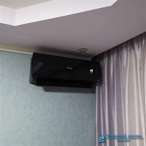 Монтаж сплит-системы Hisense чёрного цвета