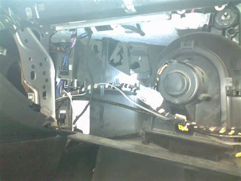 Установка саба — Skoda Octavia A4 Mk1 1 6 л 2008 года автозвук Drive2