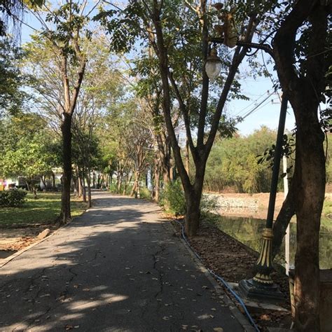 สวนสุขภาพเทศบาลกระทุ่มแบน และยิม 6 Tips From 105 Visitors