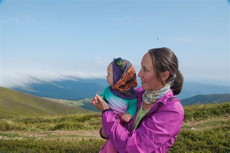모험과 활동을 적극적이 고 건강 한 라이프 스타일 아이 함께 하이킹 여행 2명에 대한 스톡 사진 및 기타 이미지 2명 가족 건강한 생활방식 Istock