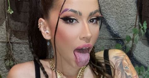 Racy Singer Who Was Filmed Receiving Oral Sex On Stage Makes Obscene Gesture On Instagram