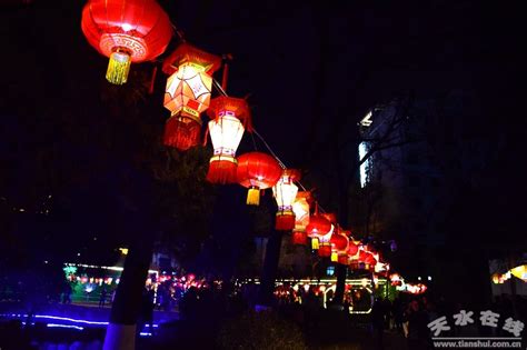 天水在线摄影报道：古城天水正月十五灯如海人如潮图 天水在线