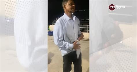 Uncle Funny Dance Video Girls Blushed After Seeing Waist Uncle Dance Video अंकल की बलखाती कमर