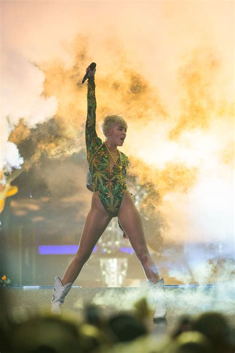 Miley Cyrus Bangerz Tour In Pictures