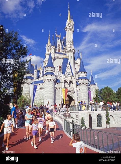 Cinderella S Castle Magic Kingdom Walt Disney World Orlando Stock Photo Alamy