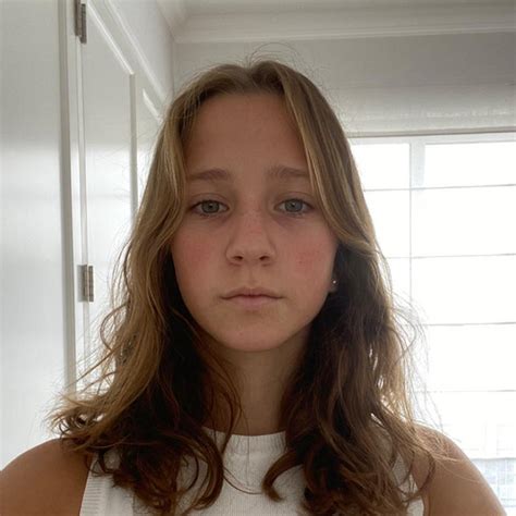 Maria Bustamante Medium