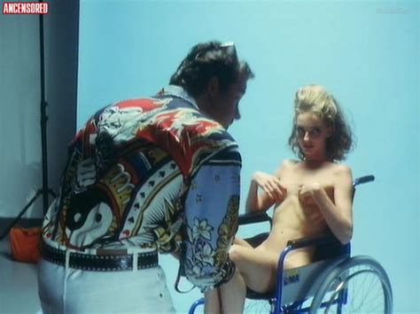 Naked Unknown In Vals Licht