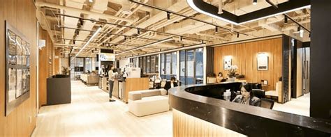 스파크플러스 36호점 돌파하는 토종 공유오피스 스파크플러스가 꿈꾸는 업무의 미래 Founders Highlights 스파크랩 Sparklabs