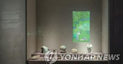 국립중앙박물관 새단장한 청자실 언론 공개