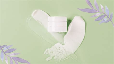 Should You Apply Sunscreen Or Moisturizer First We