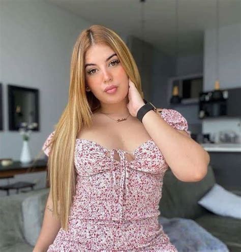 Isabela Ramirez Feet