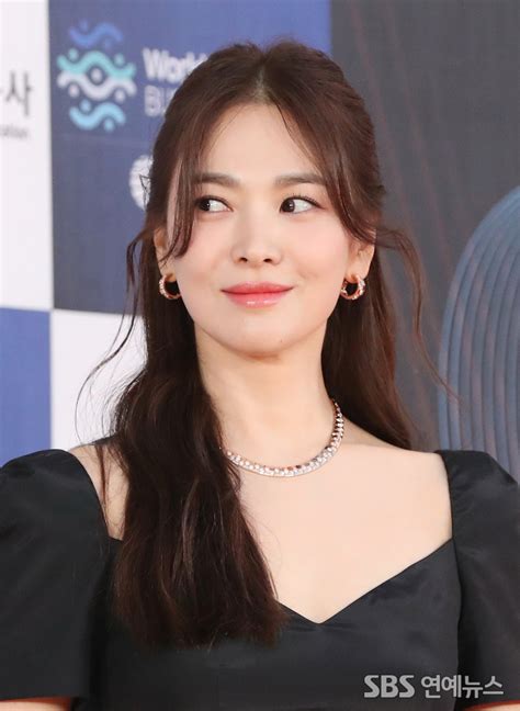 수고했다 혜교야데뷔 27년 송혜교 청룡 대상 수상 수고했다 혜교야데뷔 27년 송혜교 청룡 대상 수상