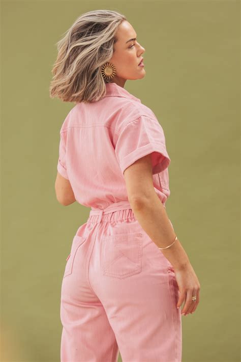 Daisy Silhouette Models