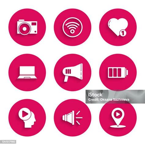 설정 메가 폰 스피커 볼륨 위치와 디지털 미디어 플레이 배터리 충전 수준 표시기 머리 사람 버튼 노트북 좋아요와 마음과 사진 카메라 아이콘 벡터 부피에 대한 스톡 벡터 아트