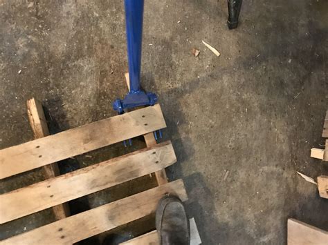 Building A Workbench Out Of Pallets 5 Steps With Pictures