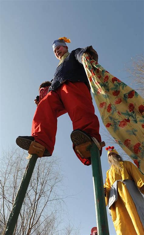 原創 朝陽哨口大高蹺秧歌 每日頭條
