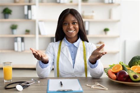 Healthy Nutrition Concept Friendly Black Nutritionist Giving Online