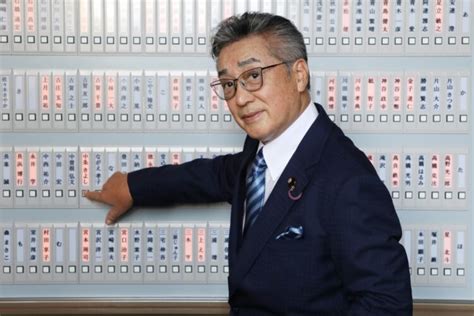 【写真】国会で新曲宣伝した中条きよし議員 Hpに載せた”人生のテーマ”は「悪いときはこんなこともあるさ」｜newsポストセブン