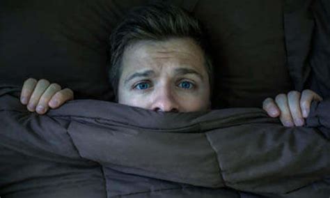 鬼壓床睡眠癱瘓症、睡眠麻痺是什麼？