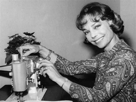 Mini Biografia De Judy Lewis Obituário Da Fama