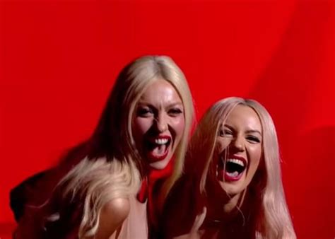 Оля Полякова и Леся Никитюк чуть не слились в поцелуе на шоу Танці з зірками