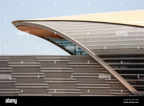 Curved Roof Design