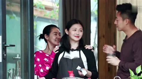 汪小菲和小s爆笑争宠，使绝招亲亲大s高清1080p在线观看平台腾讯视频