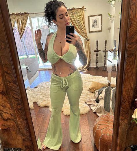 Arabelle Raphael Rpornstarfashion