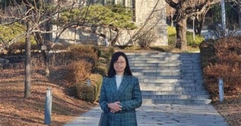 전신 화상 이겨낸 이지선 모교 이화여대 교수 됐다