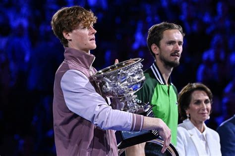 Sinner Vince Gli Australian Open 2024 Le Foto Con La Coppa